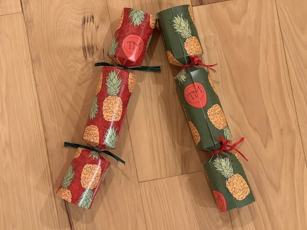 Taskmaster Christmas Crackers [Hivemind Review] - Room Escape Artist