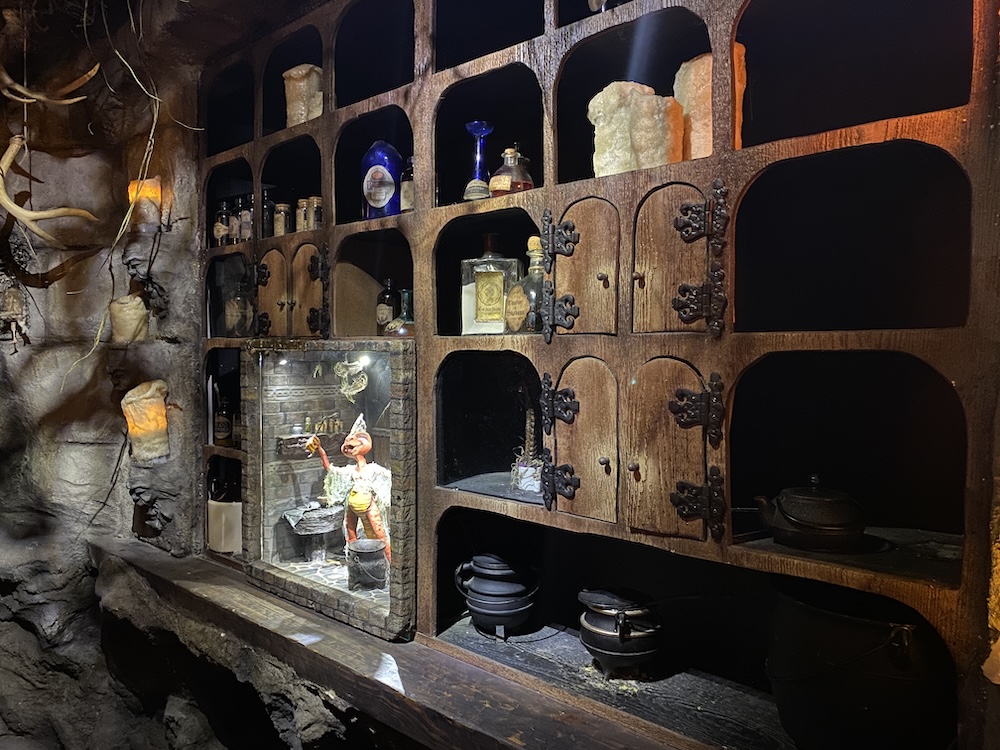 A Family's Wizard Quest - Room Escape Artist